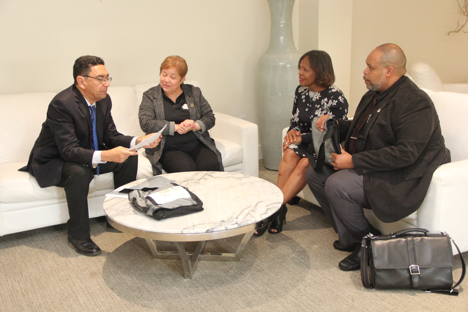 ACURIL 2019 Aruba: Sunday (arrivals): Photo # 014 - - Coleccion Aruba