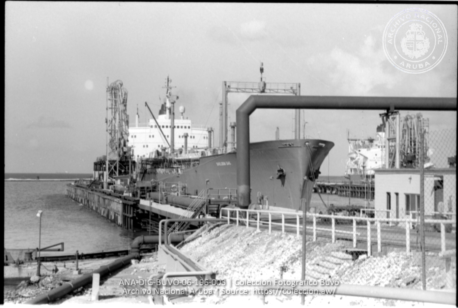 Potret di Lago Oil- 30 di januari, Image # 3 - Archivo Nacional Aruba ...