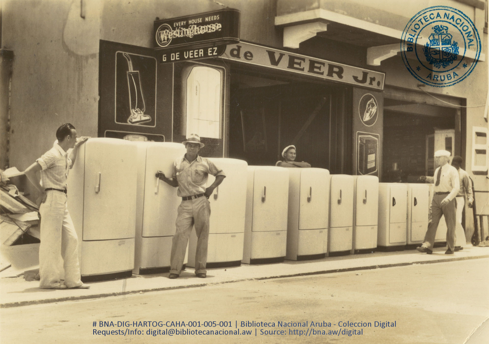 Eerste ijskasten op Aruba, firma Gerard de Veer, Hendrikstraat (Dr ...
